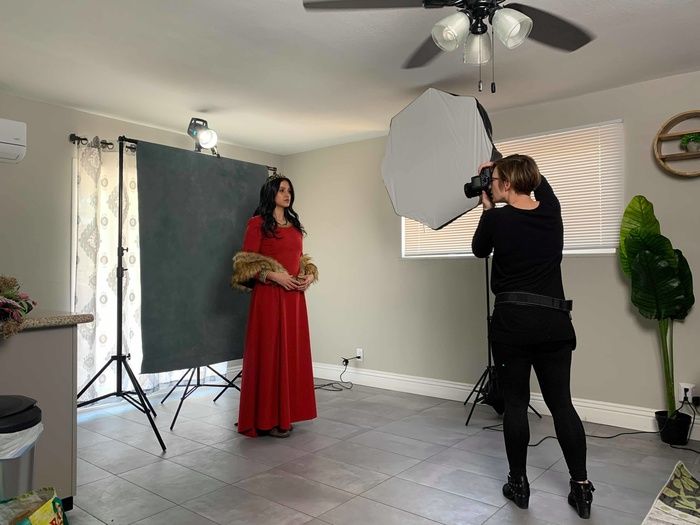 Create Incredible Portraits in Small Spaces | Fstoppers