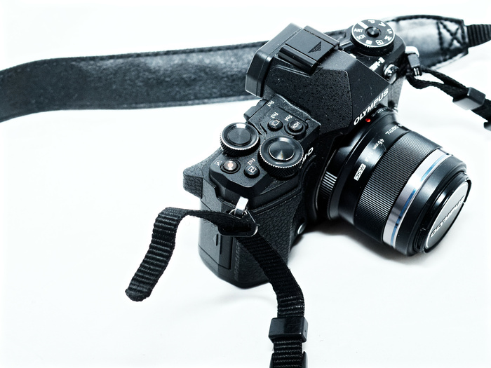 Is Your Camera Strap Tied Incorrectly? Here's How It Should Be Done so ...