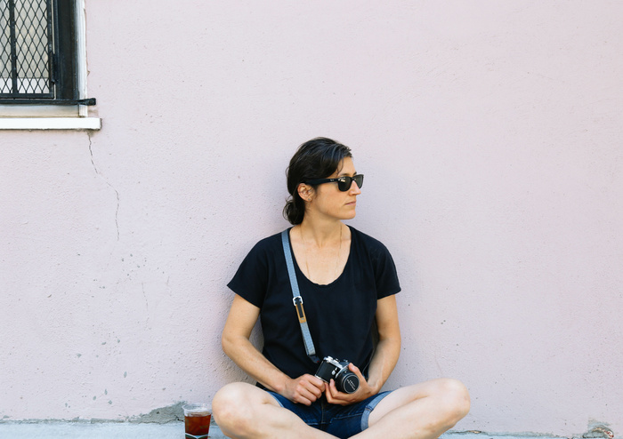 A Versatile Camera Strap for Mirrorless Cameras: We Review the Peak ...