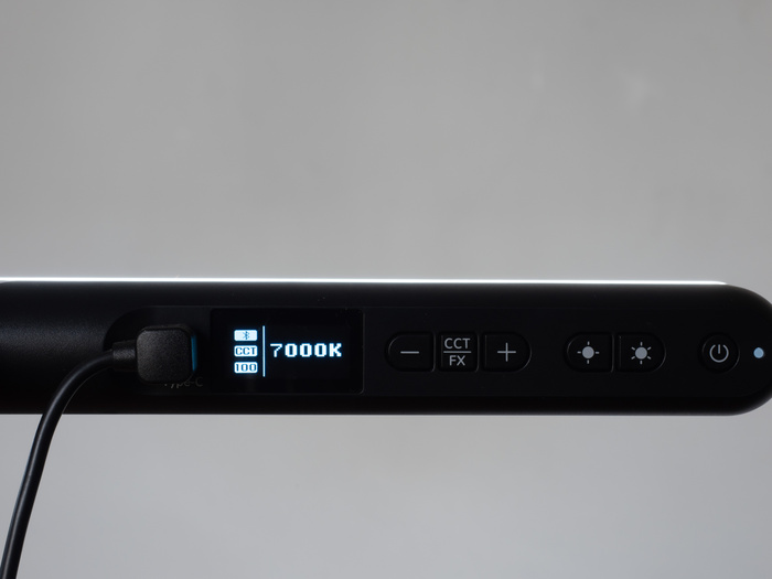 We Review The Neewer TL40: More Than Just a Streaming Light | Fstoppers