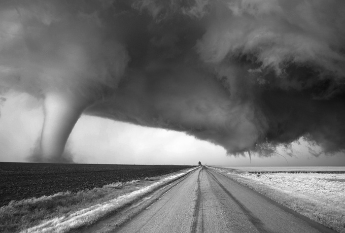 Into the Heart of the Storm: Pecos Hank's Incredible Three-Decade ...