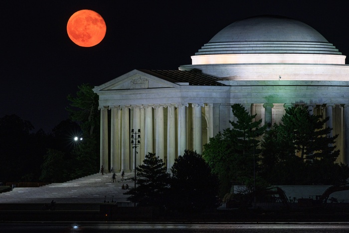Buck Moon Rising - Steve Jennings on Fstoppers