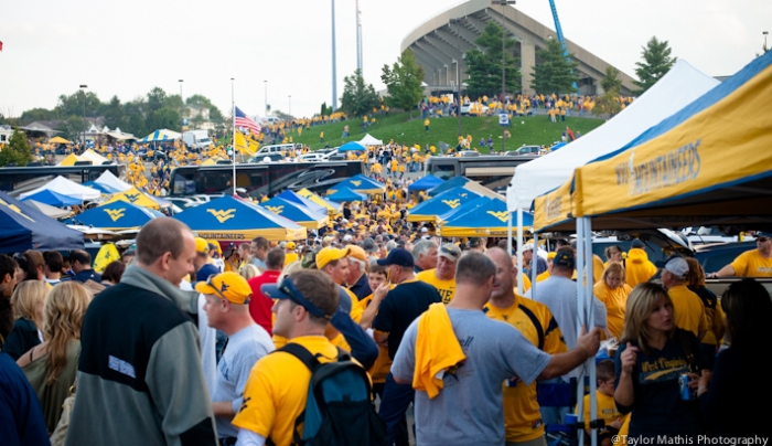 What I Learned From Photographing 35 College Football Tailgates | Fstoppers