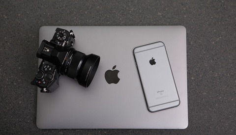 Removing the Camera from the Phone and Still Take Photos | Fstoppers