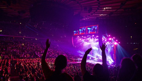 Learn the Concert Photography Ropes by Jumping Into the Pit With a Pro ...