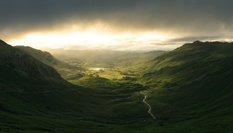 How to Selectively Expand the Background of Your Photo | Fstoppers