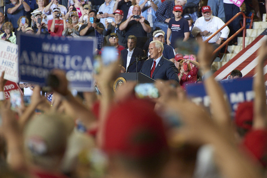 Go Behind the Scenes Photographing U.S. President Donald J. Trump ...