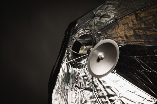 Fstoppers Reviews the RapiDome Collapsible Speedlight Modifier by Photoflex | Fstoppers