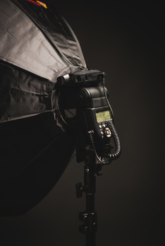 Fstoppers Reviews the RapiDome Collapsible Speedlight Modifier by Photoflex | Fstoppers