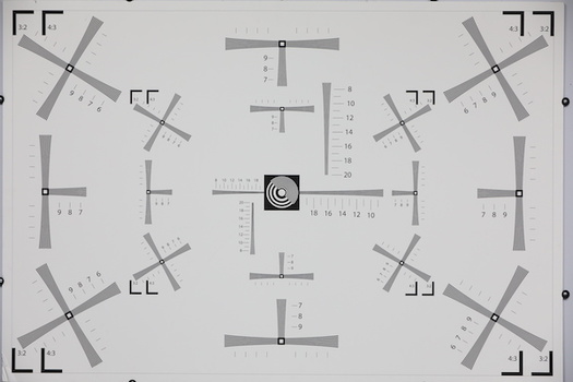An Unlikely Intruder: The Fly Inside a Professional Canon Lens | Fstoppers