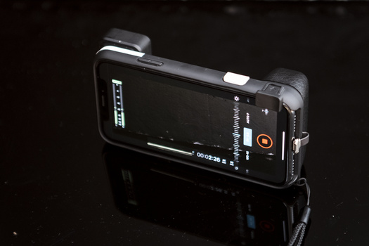 Fstoppers Reviews the SHUTTERCASE Pro Camera Handle for Moment Lenses ...