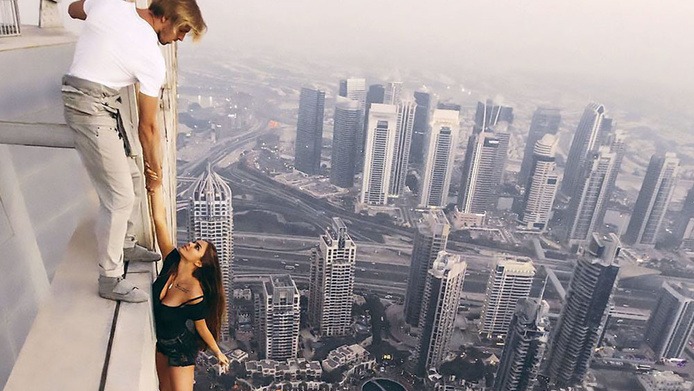 This Model Dangled Over a 1,000 Foot Drop Without Safety Equipment for ...