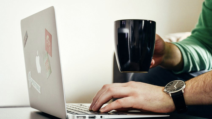 Angry Internet Photographer Gives Unsolicited Opinion | Fstoppers