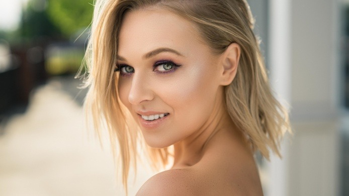 Do You Shoot Wide Open? You Might Not Want to, and Here's Why | Fstoppers