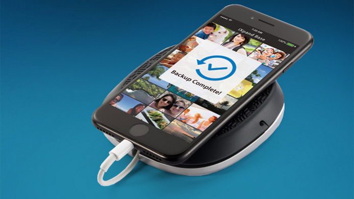 Sandisk iXpand Base: An Easy Photo Backup Solution for iPhones | Fstoppers