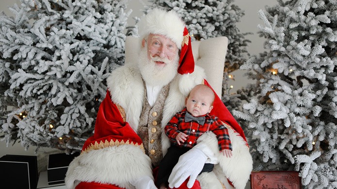 How This Photographer Made $10,000 in One Day Shooting Santa Sessions ...