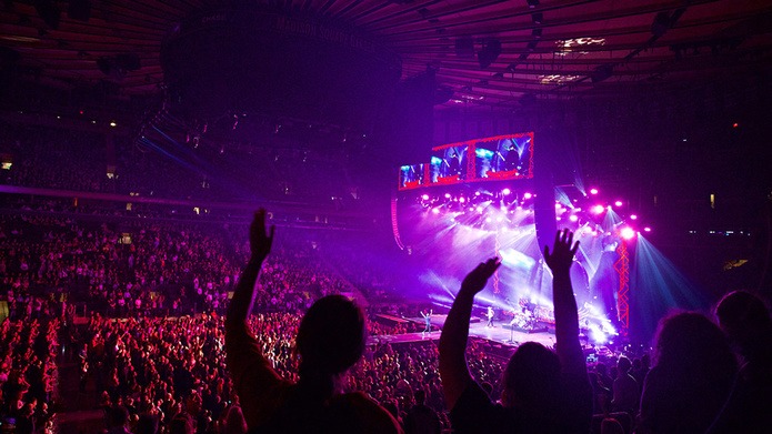 Learn the Concert Photography Ropes by Jumping Into the Pit With a Pro ...