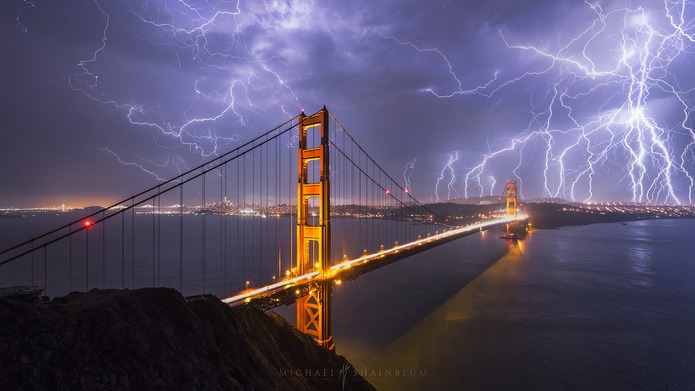 An Electrifying Photo of the Golden Gate Bridge and the Story Behind It ...