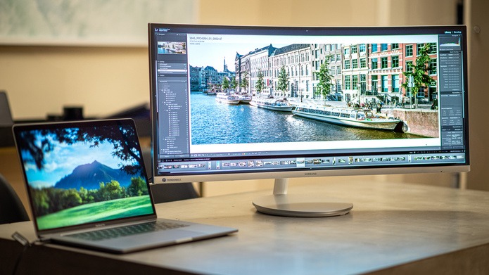 This Samsung Ultra-Wide Proves Curved Screens Are More Than a Gimmick ...