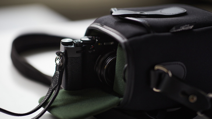 We Review the Billingham 72: A Perfect Match for Your Everyday Carry ...