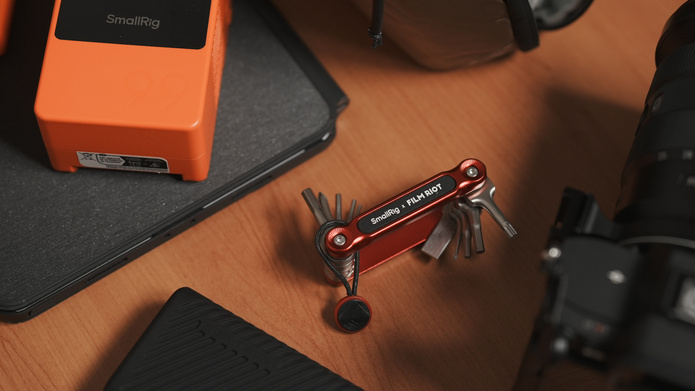 5 Must-Have Everyday-Carry Accessories for Photographers | Fstoppers