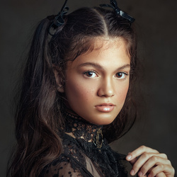 La Poupée Solitaire - Giulia Valente on Fstoppers