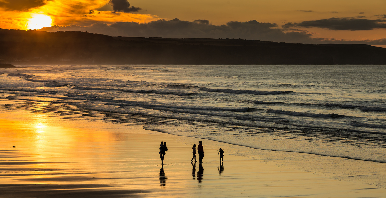 A Family enjoying the sunset at Whitby by Kevin Frost | Fstoppers