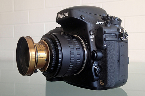 Photographer Simulates Vintage Lenses Through Modern DSLR | Fstoppers